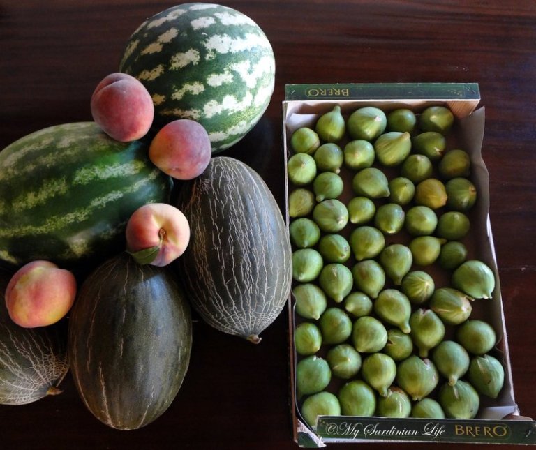 Fruit and fig porn from the farms of Sardinia, Italy | My Sardinian Life